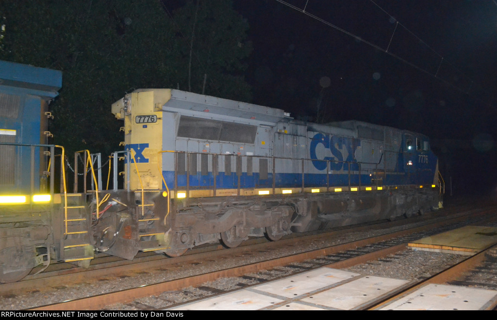 CSX CW40-8 7776 leads CSX CW44AH 583 west on Q417-27